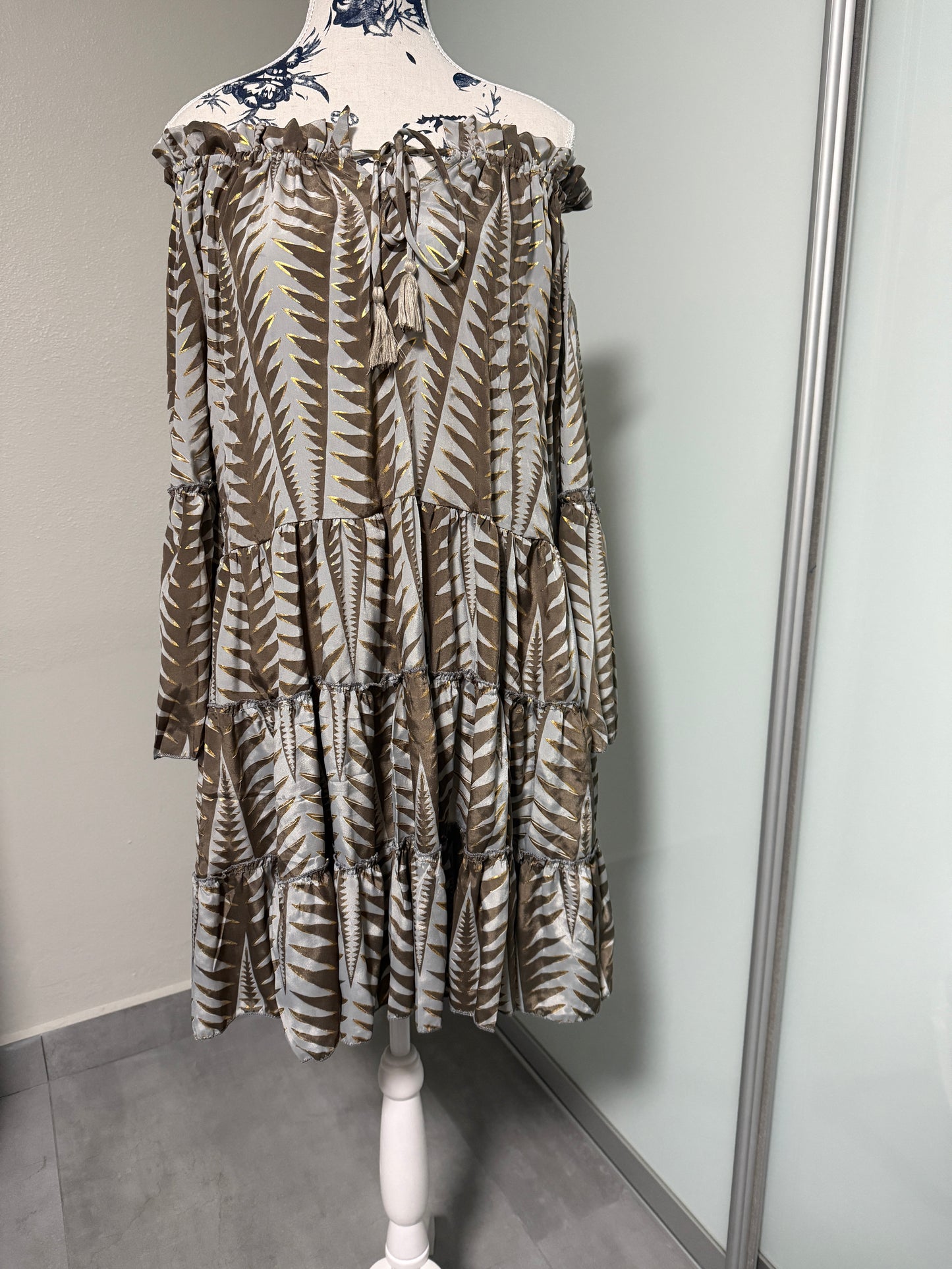 Tropical Escape Off Shoulder Dress – Moda au Travail